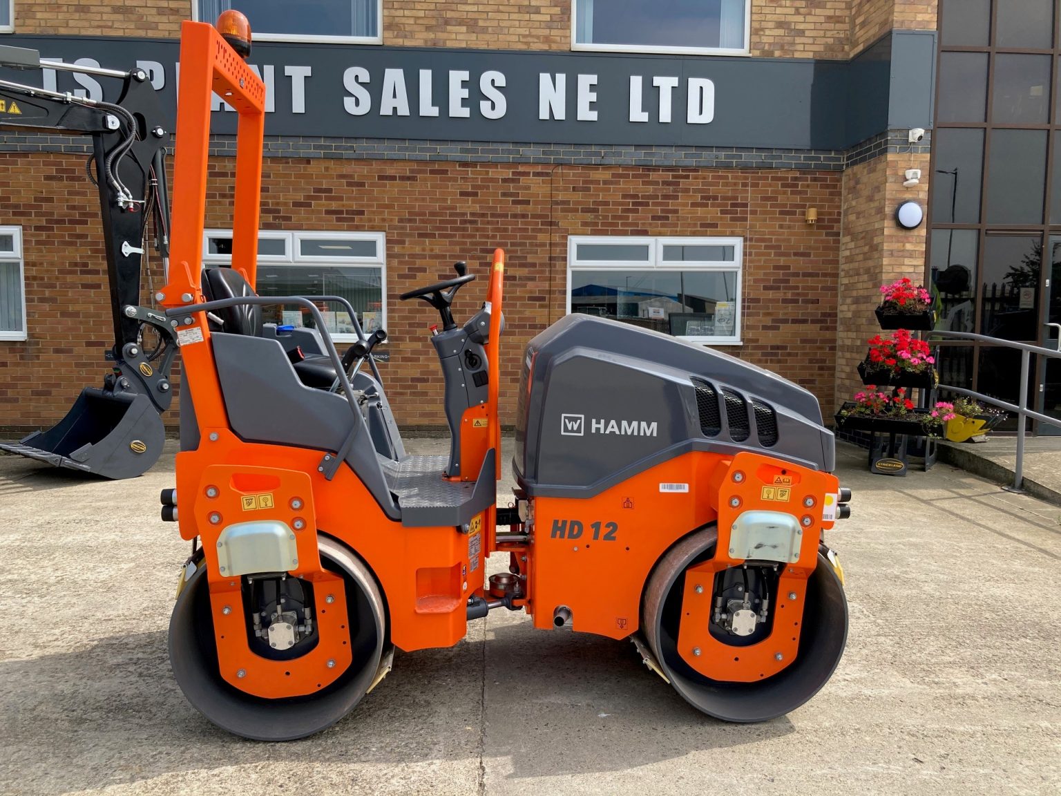 Hamm HD12vv Tandem Roller – NorthEdge Machinery Ltd
